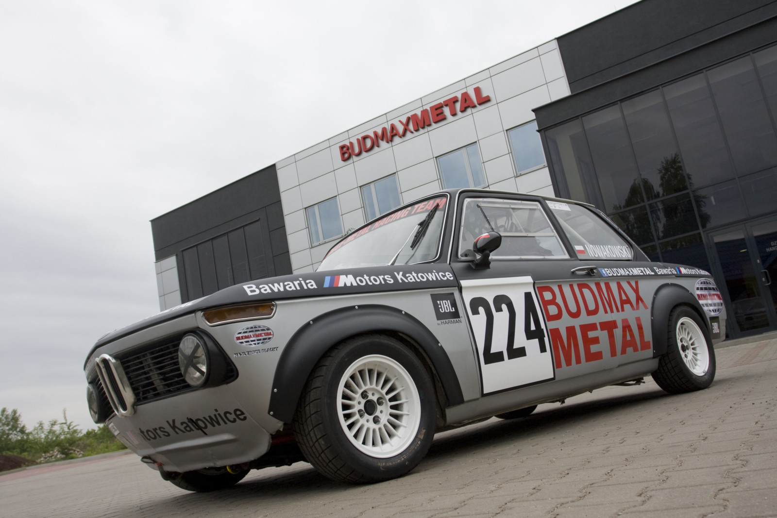 Wyścigowy klasyk BMW 2002ti - Trends Magazines