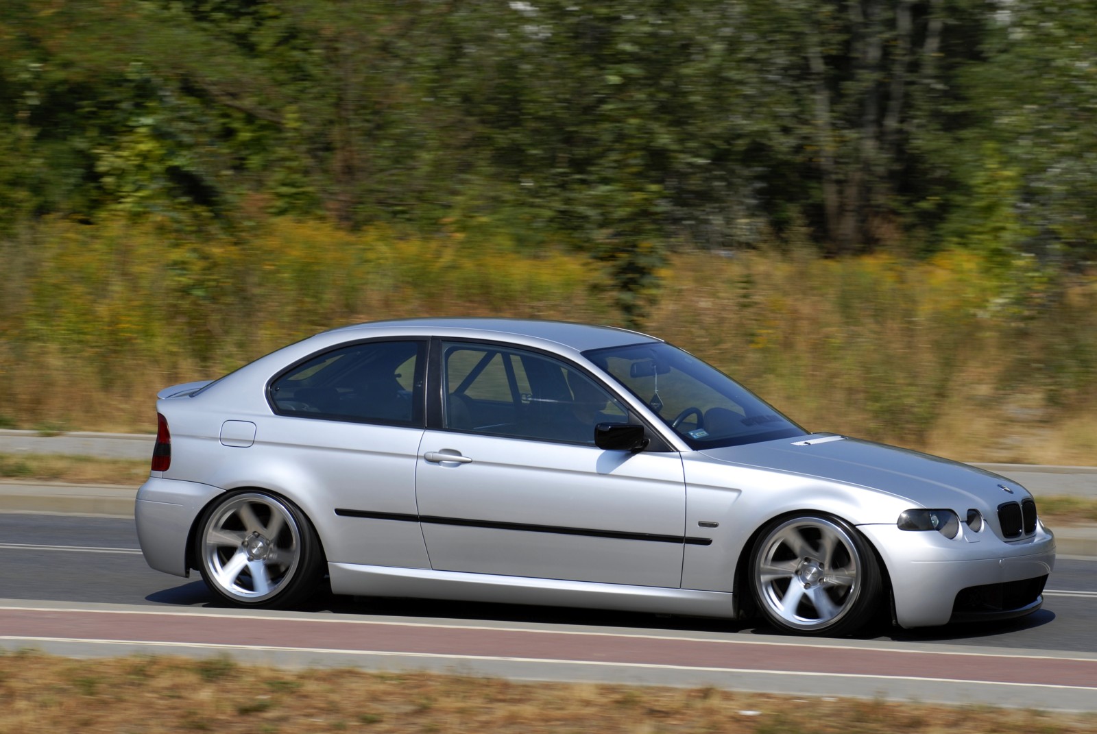 Szczególne BMW E46 320 td Compact - Trends Magazines