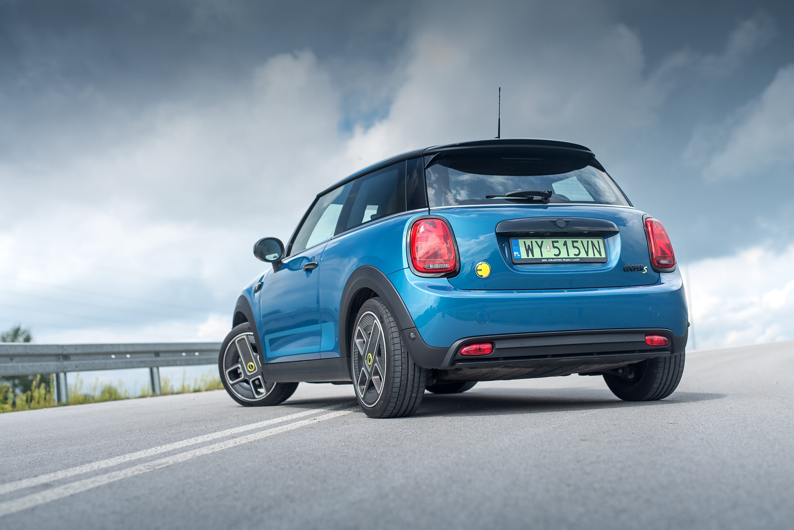 TEST MINI Cooper SE - płynie z prądem - Trends Magazines