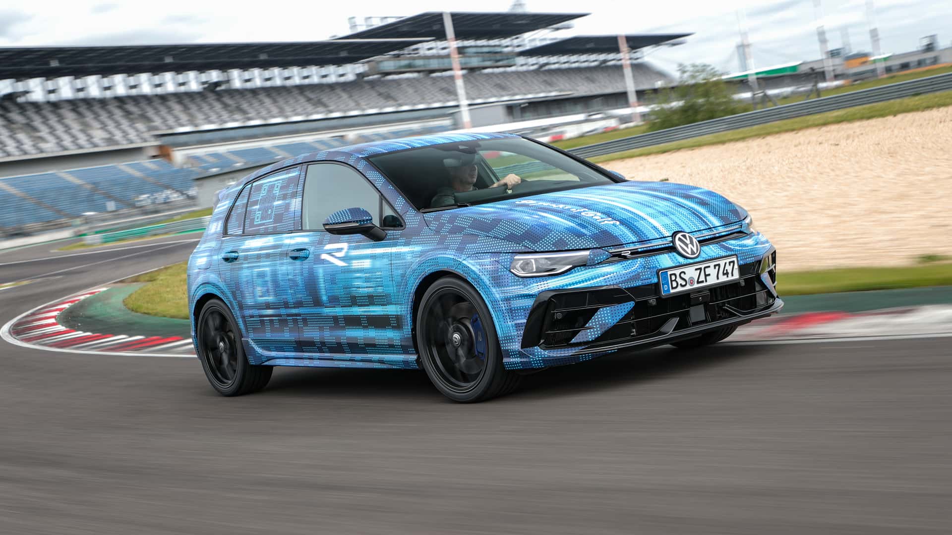 Nadchodzi VW Golf R Mk 8.5. Ma być najmocniejszy ever - Trends Magazines