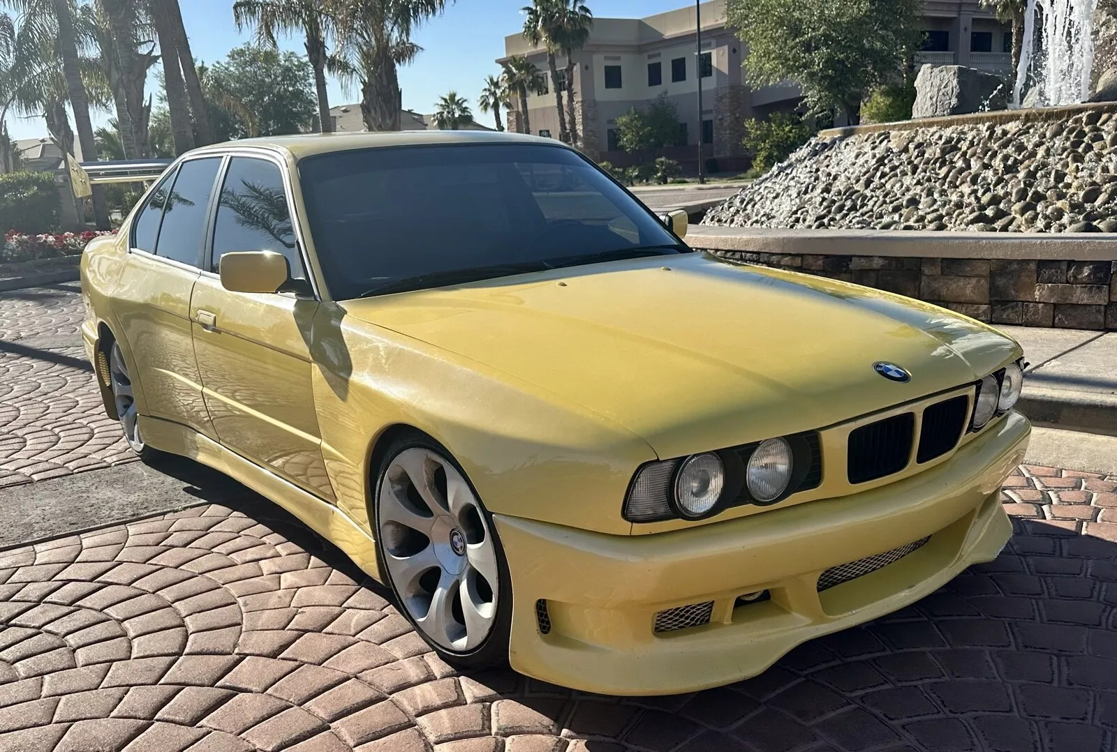 W tym BMW E34 coś poszło bardzo nie tak. Masz szansę popełnić życiowy ...